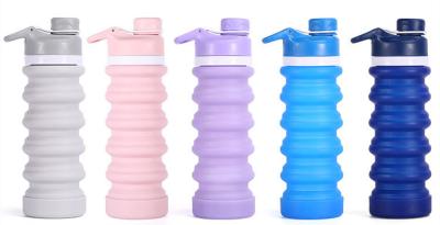 Cina Viaggio Bottiglia d'acqua pieghevole di silicone flessibile in vendita