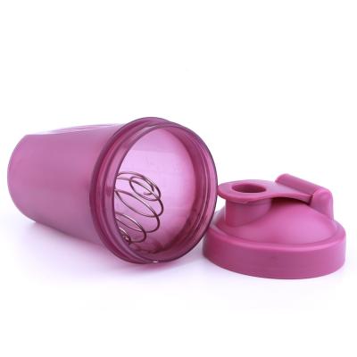 Cina 14oz Bottiglia per palestra Blendere bottiglia d'acqua Classic Loop Top Shaker Bottiglia d'acqua in vendita