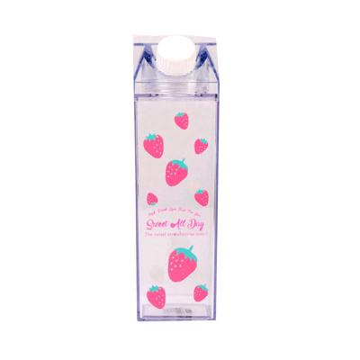 Cina 500ml Latte Cartone Bottiglia d'acqua Bottiglia di plastica a forma di latte Bottiglia di stoccaggio in vendita