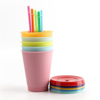 Cina 16oz Nuovo Stile Riutilizzabile Coppa d'Acqua a Cambiamento di Colore BPA Libero Barattolo di Caffè in Plastica Con Paglia Set Di 5 in vendita