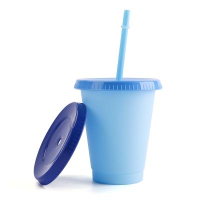 Cina 16oz Nuovo Stile Riutilizzabile Coppa d'Acqua a Cambiamento di Colore BPA Libero Barattolo di Caffè in Plastica Con Paglia Set Di 5 in vendita
