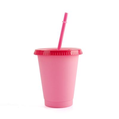 Cina 16oz Nuovo Stile Riutilizzabile Coppa d'Acqua a Cambiamento di Colore BPA Libero Barattolo di Caffè in Plastica Con Paglia Set Di 5 in vendita