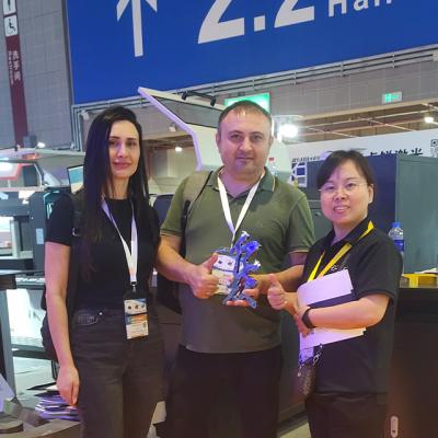 Cina YZ1000S Macchina di pulizia per la lucidatura dei bordi inossidabili di lamiera di metallo completamente automatica in vendita
