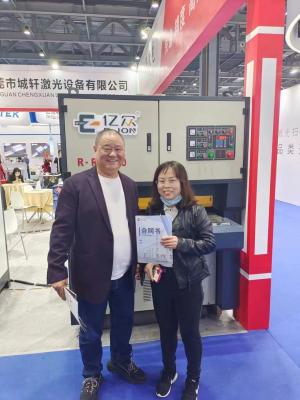 中国 YZ1000S 変数周波数速度のためのシートメタルエッジデブーリングとポーリングマシン 販売のため