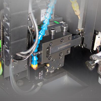 China 4 Assen besturingssysteem CNC-buigmachine EJON W40 voor op maat gemaakte buitenborden Te koop