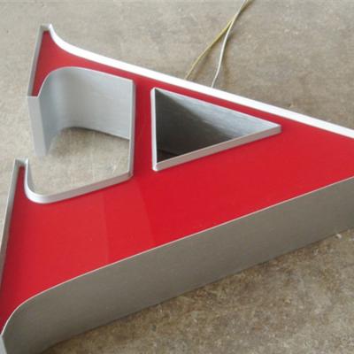 China Máquina de dobragem de letras de canal de alumínio com capacidade de alimentação e dobragem automática à venda