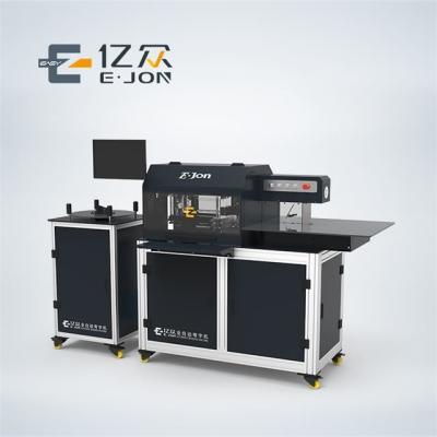 Cina 4 Servo Axis Control LED segni macchina di produzione per il profilo di alluminio nel mercato del Medio Oriente in vendita