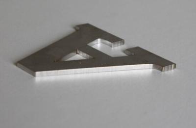 Cina Macchina di taglio laser a fibra di metallo di lamiera da 1500W 2000W 3000W per formato supportato da DXF in vendita