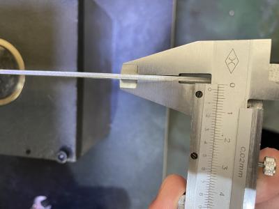 China EJON T20 2 mm de alumínio de aço inoxidável máquina de dobragem de carta de canal 550 kg peso ideal à venda