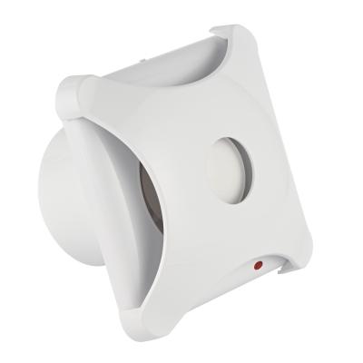 Cina Vendita in grosso di ventilazione silenziosa di plastica da 6 pollici per bagno con ventilatori montati a parete a luce a LED in vendita