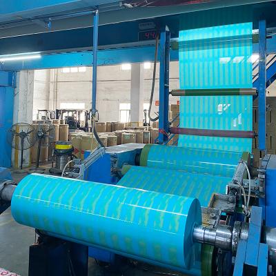 China Fábrica de cinta jumbo en rollo Bopp al por mayor Proveedor de China Una sola cara en venta