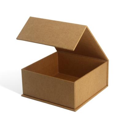 China Vierkante Creatieve Vouwbare Magnetische Kraftpapier de Giftdoos van het douanekarton A5 met Deksel Te koop