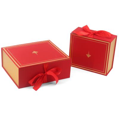 Cina Contenitore di regalo di compera magnetico pieghevole di logo della stampa del cartone su ordinazione della carta con il nastro in vendita