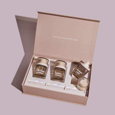 Cina Scatole magnetiche su misura di EVA Foam Glass Bottle Perfume di stile di Logo Printed Luxury 30ML 50ML in vendita