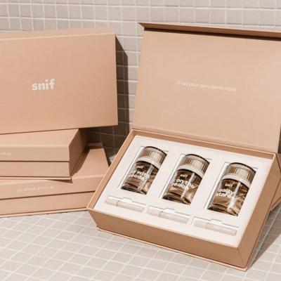 Cina Scatole magnetiche su misura di EVA Foam Glass Bottle Perfume di stile di Logo Printed Luxury 30ML 50ML in vendita