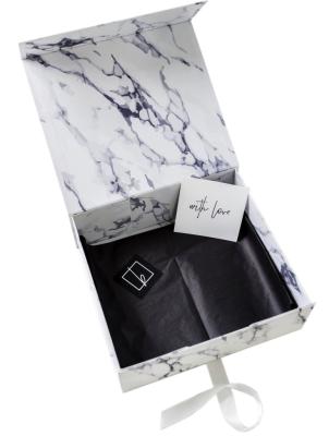 Cina Scatola di cartone di lusso su ordinazione per la scatola di spedizione magnetica di Packiging della borsa per il contenitore di carta d'imballaggio di regalo delle borse in vendita