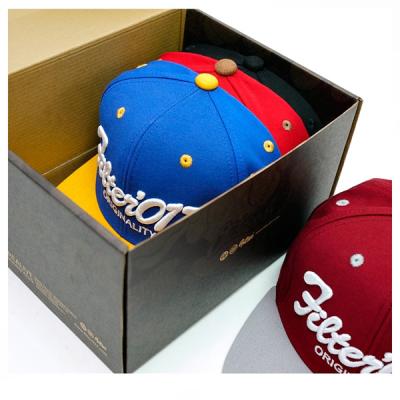 Cina Scatola di spedizione d'imballaggio su misura del cappello del berretto da baseball riciclata dimensione in vendita
