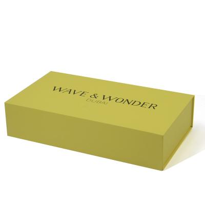 Cina Confezionamento regalo giallo pieghevole pieghevole con coperchio magnetico in vendita