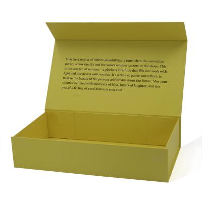 Cina Confezionamento regalo giallo pieghevole pieghevole con coperchio magnetico in vendita