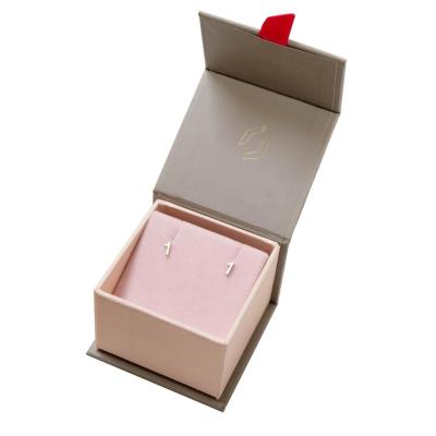 Cina Confezionamento di mini gioielli in carta personalizzati con logo in foglio d'oro in vendita