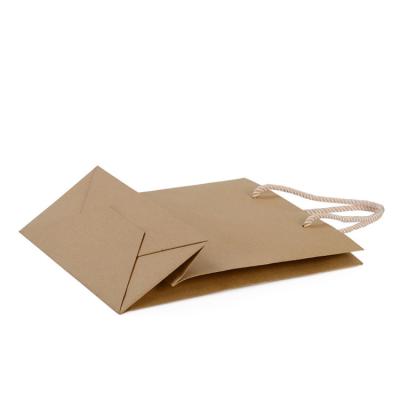 China Gerecycleerde Kraftpapier-Document het Winkelen Zakken, het Document van Douanekraftpapier Zakken voor Kleding Verpakking Te koop