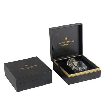 Cina Contenitore di regalo di carta di lusso su ordinazione per profumo con il logo di timbratura di oro in vendita