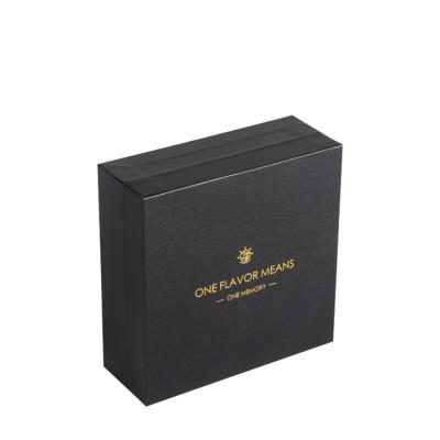 Cina Contenitore di regalo di carta di lusso su ordinazione per profumo con il logo di timbratura di oro in vendita