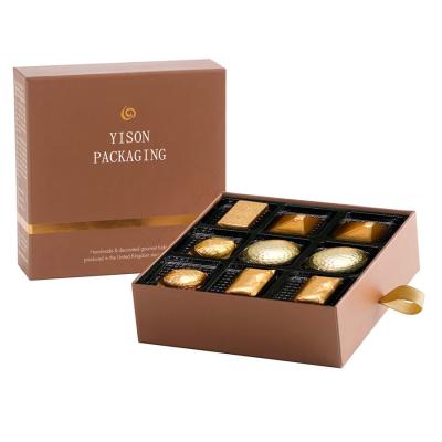 中国 注文のディバイダーが付いているロゴによって印刷されるペーパー コンパートメント トラッフル チョコレート ギフト包装箱 販売のため