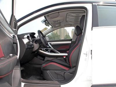 中国 Geely Binyue 2021 1.4T MTの金版小さいSUVガソリン6つのギヤMT 5の座席 販売のため