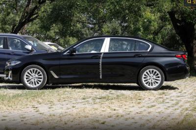 Cina BMW 5 serie 2022 525 Li Luxury Version RWD 135 8 alla grande berlina dell'automobile nuova ed utilizzata in vendita