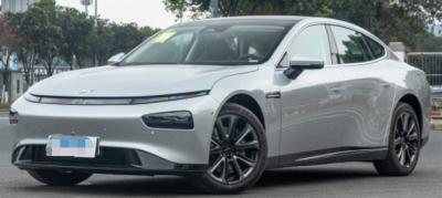 중국 XPENG P7 2022 586G 단일 모터 순수한 전기 중앙 세단 5 문 5 의석 판매용