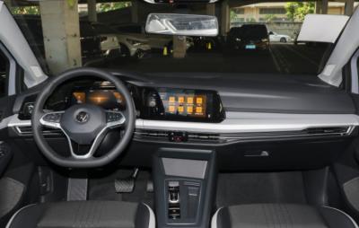 Cina Vettura compact della berlina dei sedili della porta 5 della benzina 5 di Volkswagen Golf 2023 200TSI DSG in vendita