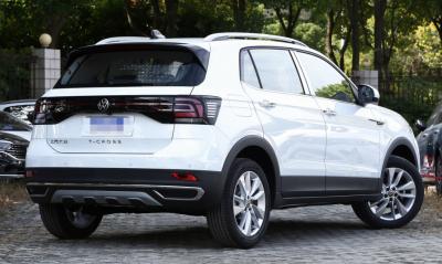 Cina Intersezione a T 2023 1.5L piccolo SUV di Volkswagen 5 sedili della porta 5 in vendita