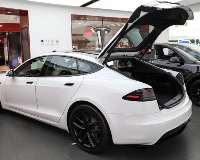 China Fantastic Tesla New Model S Double Motors  493KW All-Wheel-Drive Version 715KM Range for sale