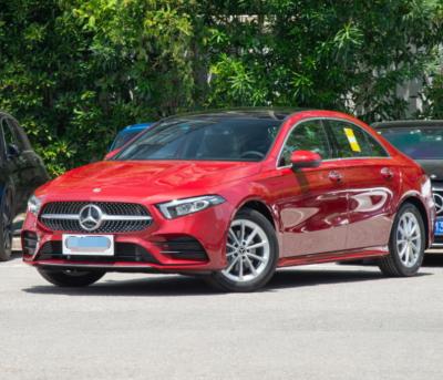 中国 ベンツA 200 Lセダンのdonggan版赤い4ドア5の座席1.3T中古車 販売のため
