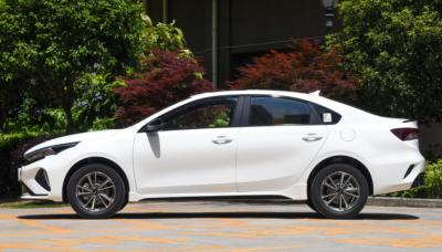 Cina Berlina dei sedili della porta 5 di Gasoline 4 del modello di KIA K3 2023 1.5L CVT Shushi in vendita