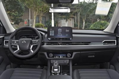 Cina Mitsubishi Outlander 2023 sedili esclusivi della vettura compact 5 di versione di 1.5t Cvt 2WD in vendita