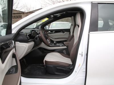 Cina 2024 Bianco BYD Qin Plus DM-I 120 km 1.5L Hybrid Honor 2WD Compact Car in vendita