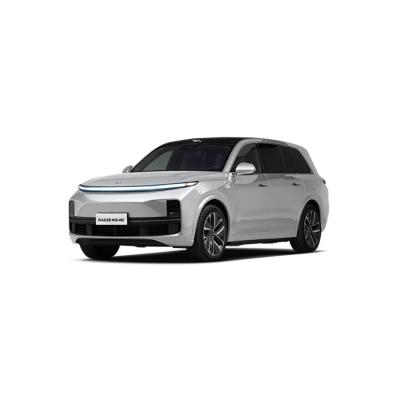 2024 LI AUTO L6 PRO VERSION 흰색 대형 SUV 인기 중고차 300kW 전력 및 1160km의 SUV 확장 범위