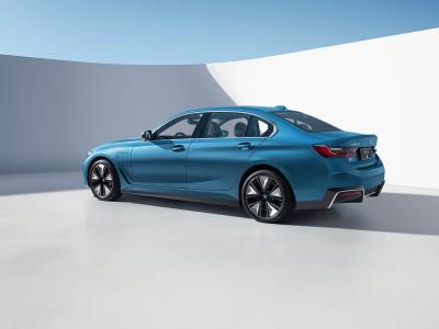 China BMW i3 2025 eDrive 35L Popular Used Cars with 400 N middot m Maximum Torque and Pure Electric Energy Type for sale