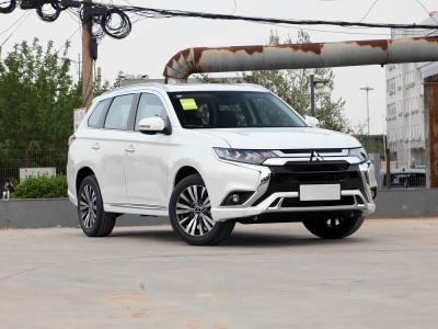 中国 三菱アウトランダー2021 2.4L 4WD スマート7人乗りを所有：広々とした2+3+2レイアウト、10L/100kmの燃費 販売のため