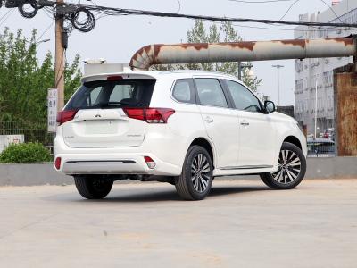 中国 三菱アウトランダー2021 2.4L 4WD スマート7人乗りを所有：広々とした2+3+2レイアウト、10L/100kmの燃費 販売のため