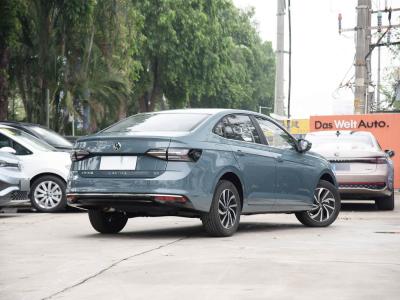 China Coches usados populares Configuración básica Coche compacto Gasolina 1.5L 110 caballos de fuerza L4 Transmisión manual de 6 velocidades en venta