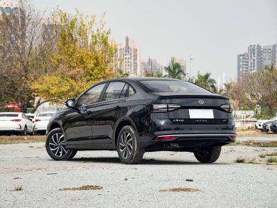 China Coches usados populares Configuración básica Coche compacto gasolina 81Kw 141Nm Transmisión manual de 6 velocidades 4 puertas 5 asientos sedán en venta