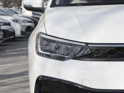 China Coches usados populares ligeros y duraderos con un peso de 1250 kg y una masa máxima de carga completa de 1710 kg en venta