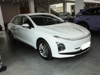 中国 人気の中古車、紅旗EQ-M5、1.44L/100kmの電気エネルギー相当燃料消費量と雨滴感知ワイパー機能付き 販売のため