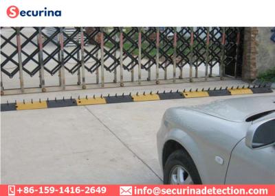 Cina IP68 Spike Barrier automatico impermeabile, film riflettente del nero dell'uccisore 220V della gomma in vendita