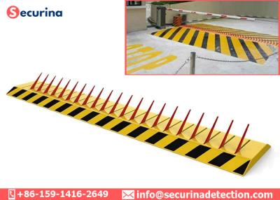 Cina IP68 Spike Barrier automatico impermeabile, film riflettente del nero dell'uccisore 220V della gomma in vendita