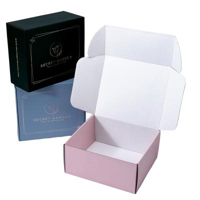 China Customized Die Cut CMYK Printing Hard Shipping Boxes for Customized Clothes Packaging for sale