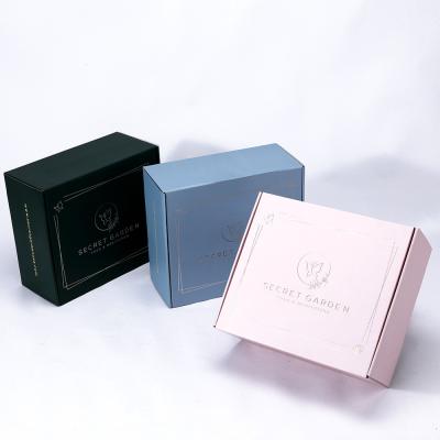 China Customized Die Cut CMYK Printing Hard Shipping Boxes for Customized Clothes Packaging for sale